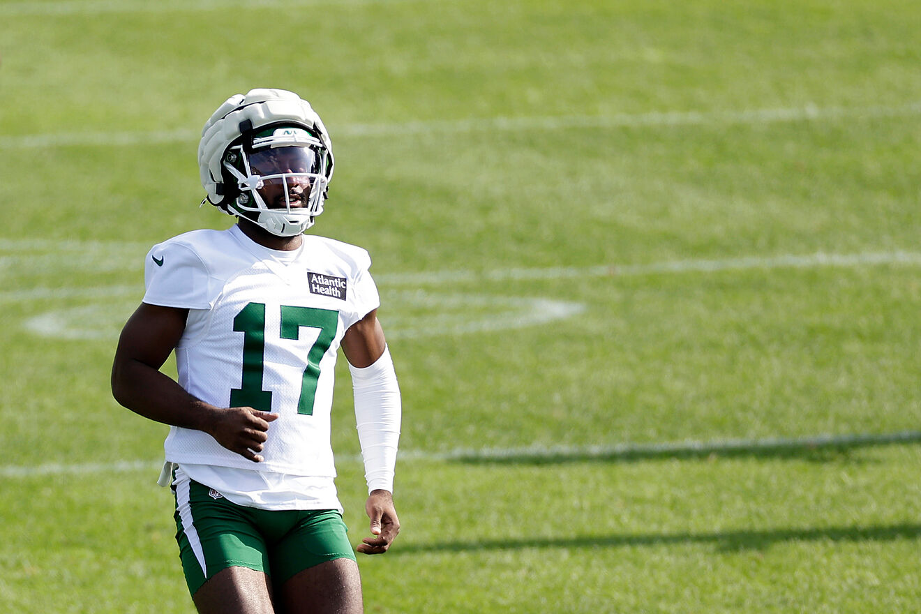Jets player shot in Manhattan posts alarming update after hospital ...