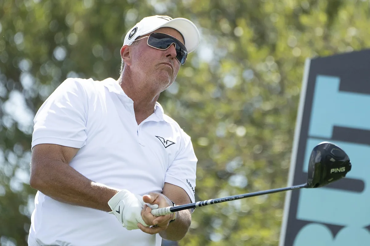 Phil Mickelson defends an '80s actor's daughter amid pro golf debut ...