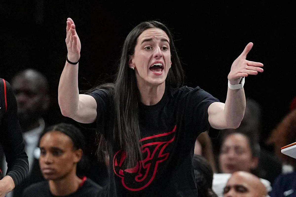 Caitlin Clark was fouled without even stepping onto the court and fans ...