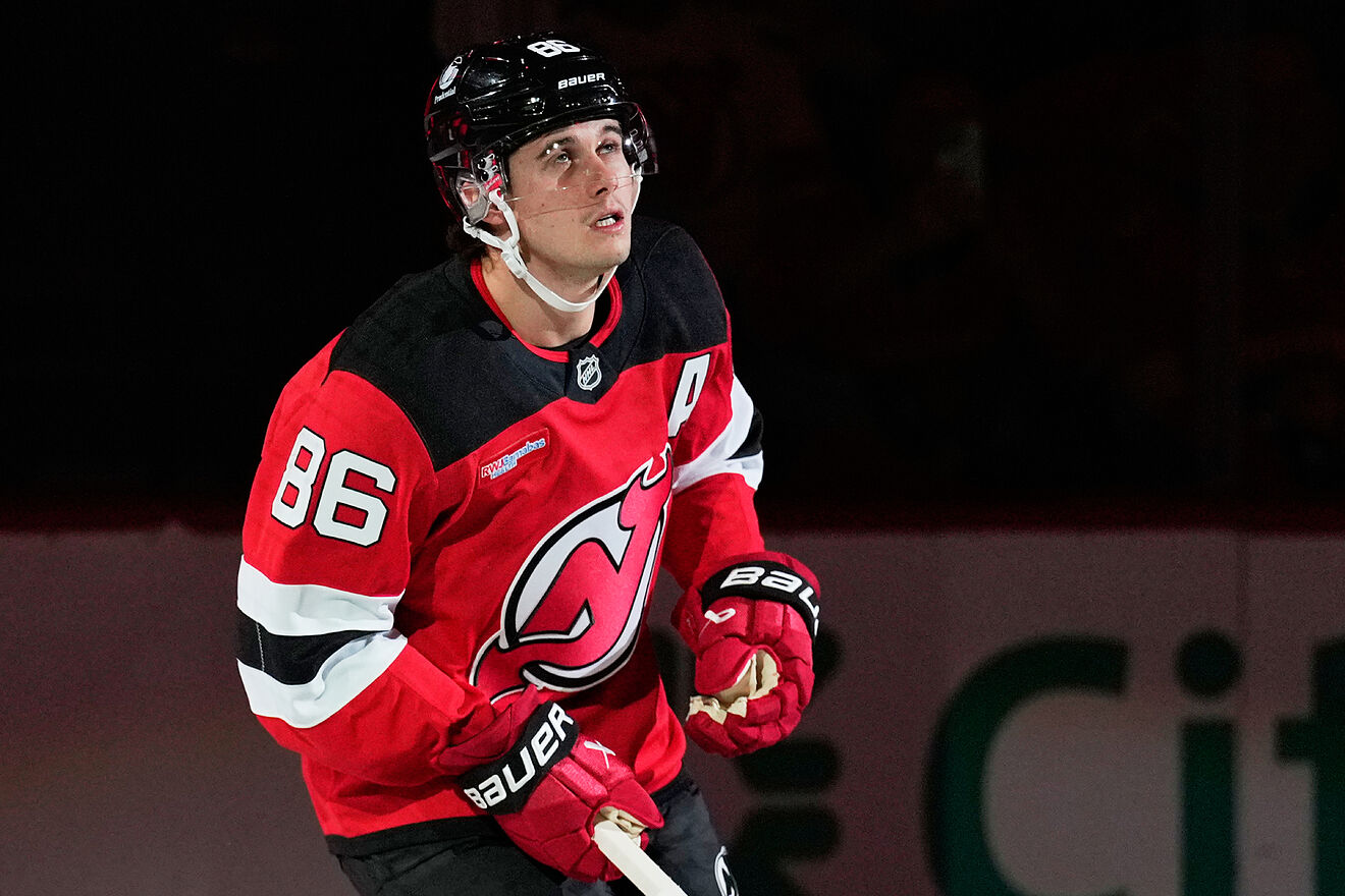 Jack Hughes recovers from his unfortunate injury, left alone with Tate ...