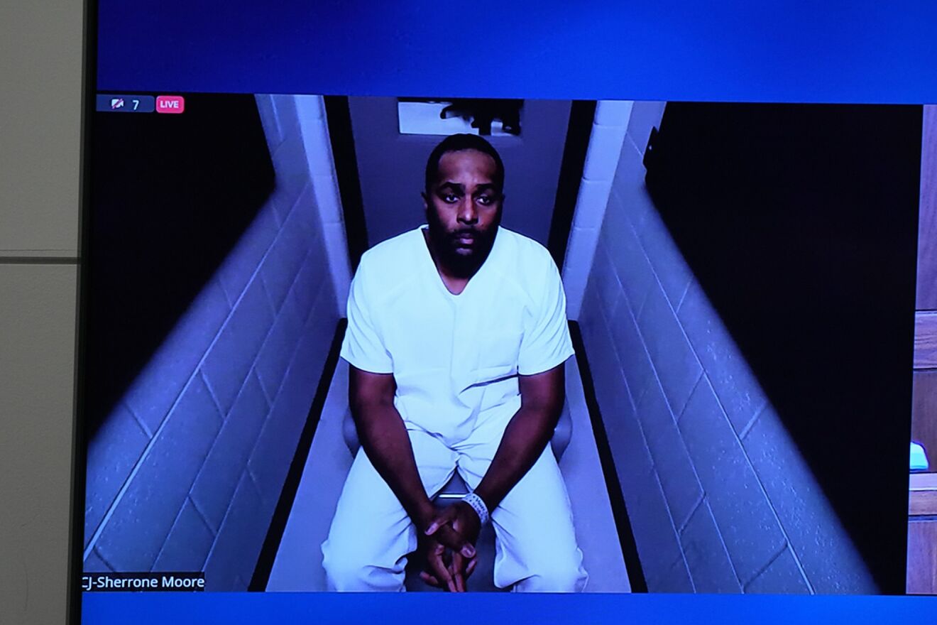 Sherrone Moore's wife pleads for help in disturbing 911 call | Marca