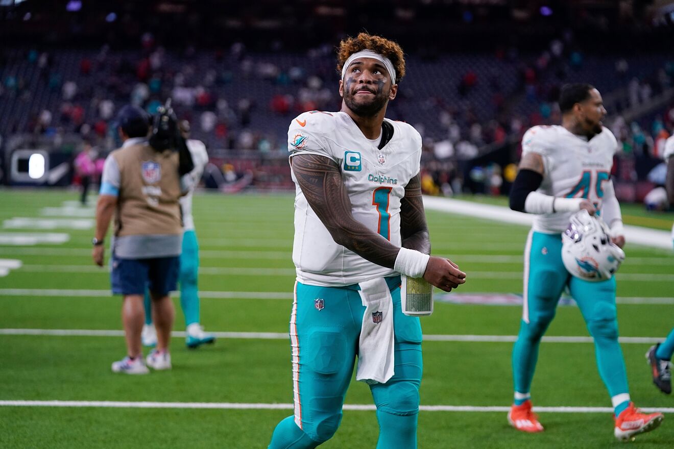 Miami Dolphin's bold move hints at Tua's uncertain role with the team ...
