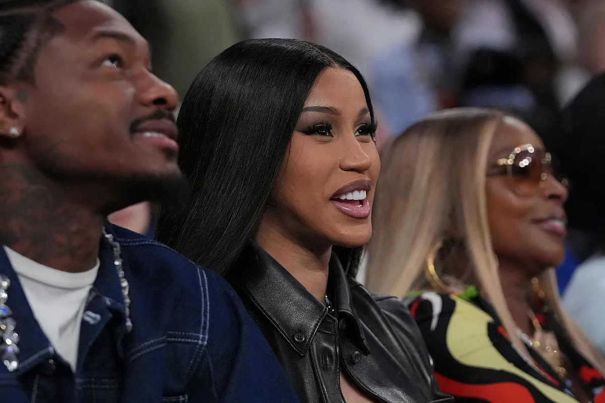 Stefon Diggs sends message to Cardi B amid controversial 'powder' video ...