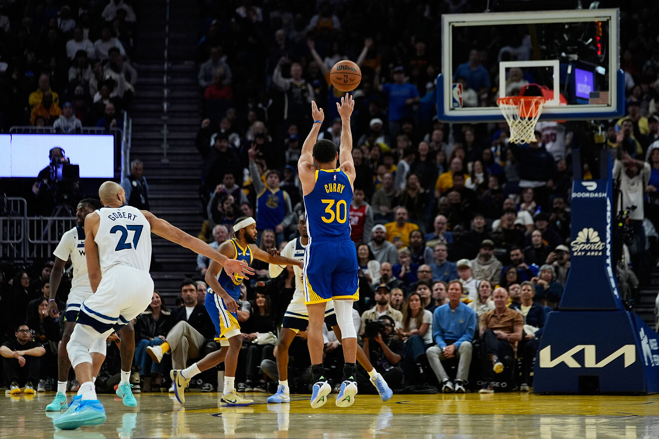 Stephen Curry's incredible last-second shot that didn't count left ...