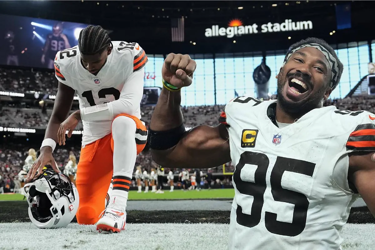 Myles Garrett defended Shedeur Sanders and warned Kevin Stefanski; they ...