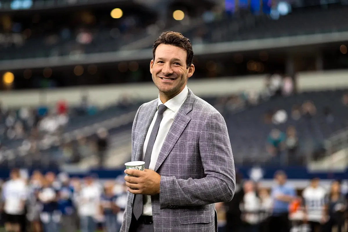 Fans demand CBS fire Tony Romo after Thanksgiving commentary backlash ...