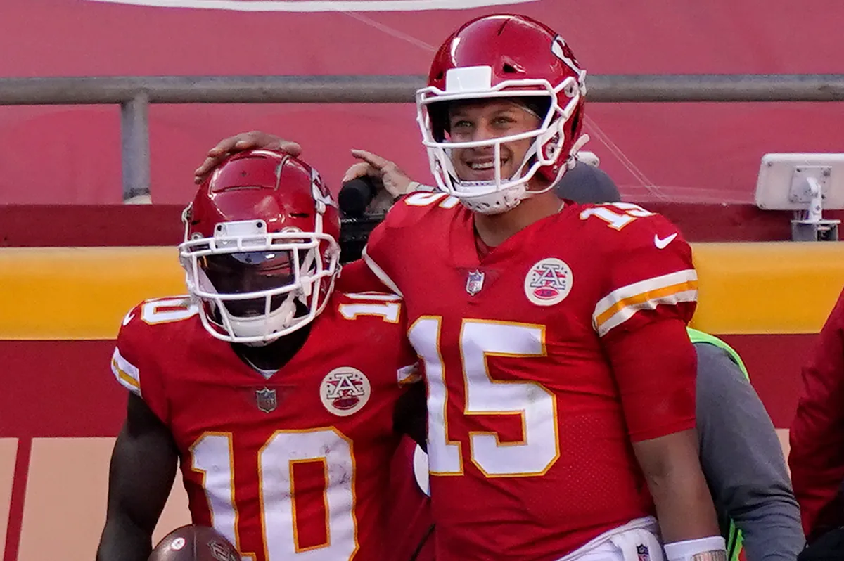 Patrick Mahomes superfan throws cold water on Tyreek Hill Chiefs ...