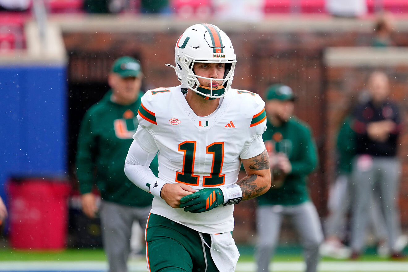 Carson Beck draws fresh attention as CFP sideline sighting sparks ...