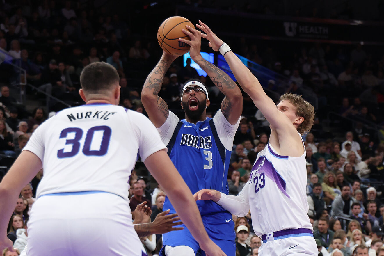 Anthony Davis makes it clear to Cooper Flagg and Kyrie Irving that he ...