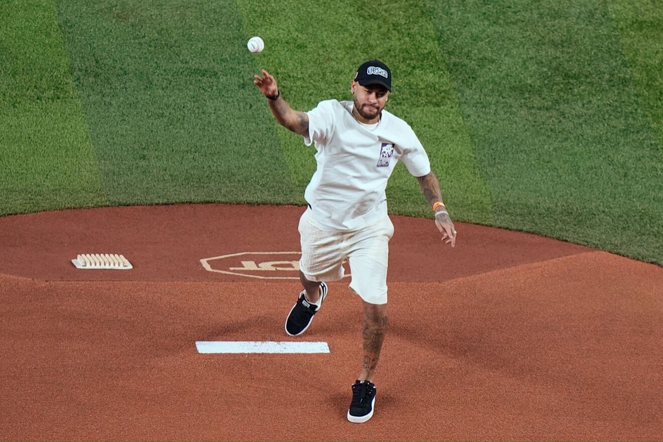 Neymar throws first pitch at Marlins' opener amidst rumors of reunion ...