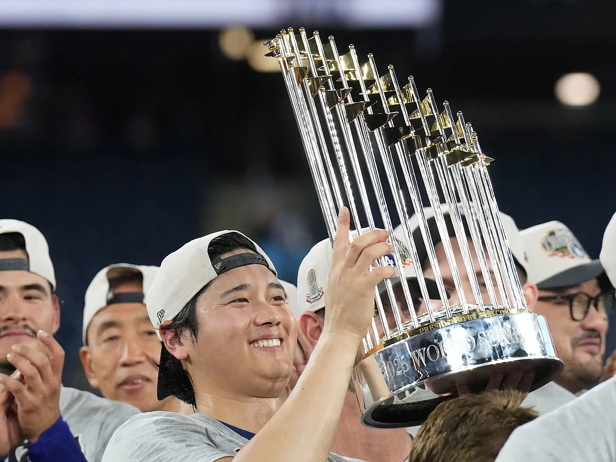 MLB Commissioner's Trophy: What is the World Series prize and do the ...