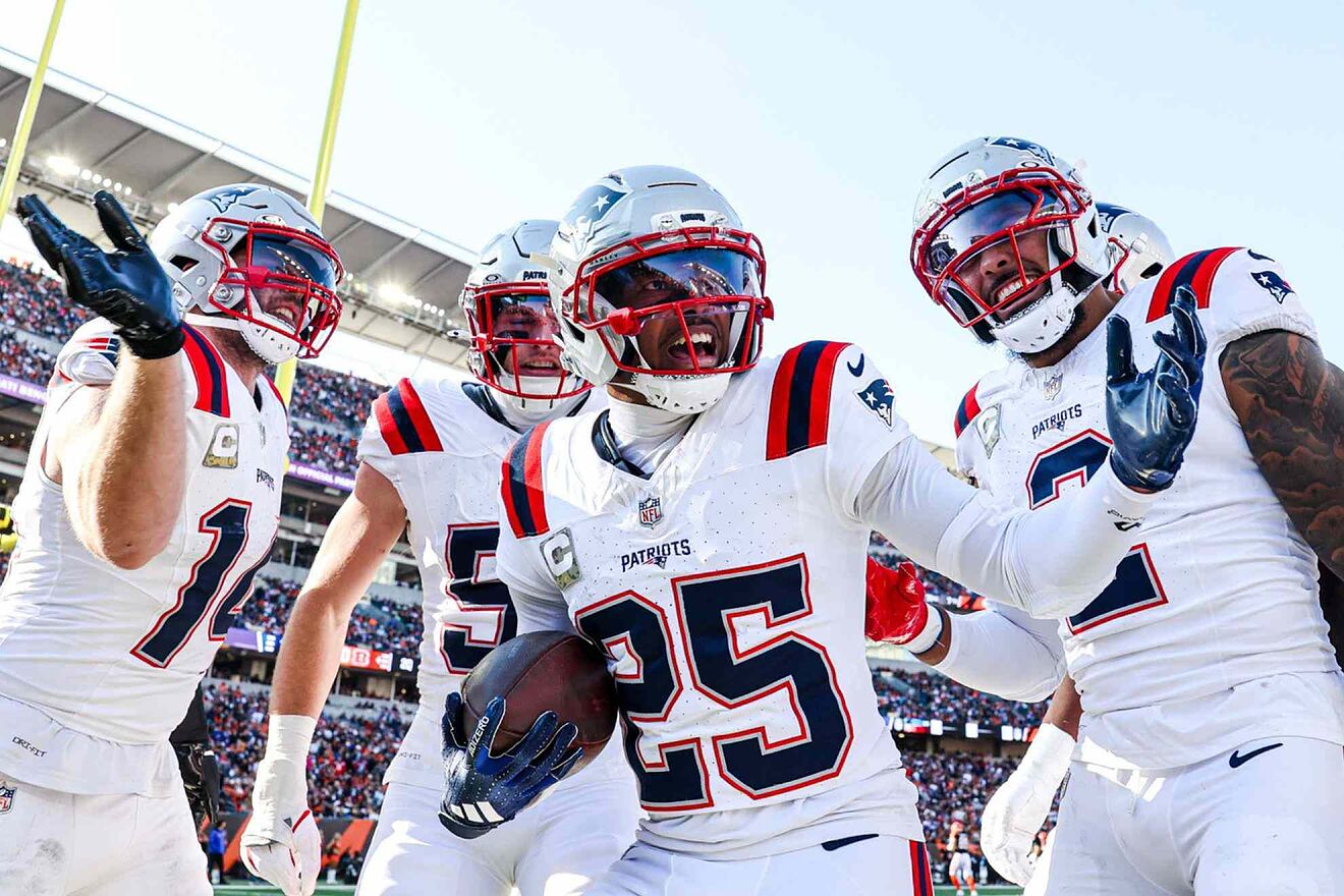 Patriots stay hot and extend winning streak to remind the AFC that they ...