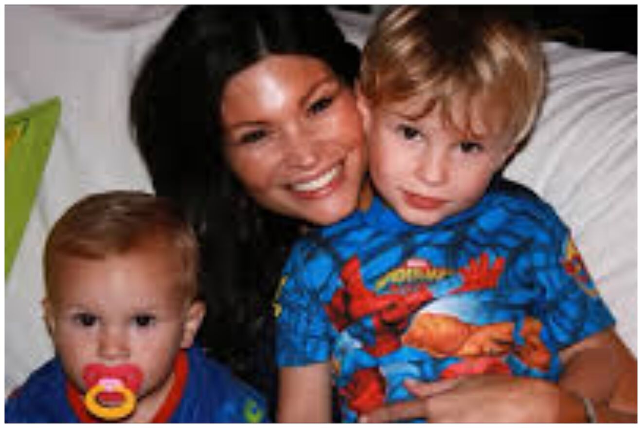 Fernando Mendoza's hug with his mother Elsa after the win that left ...