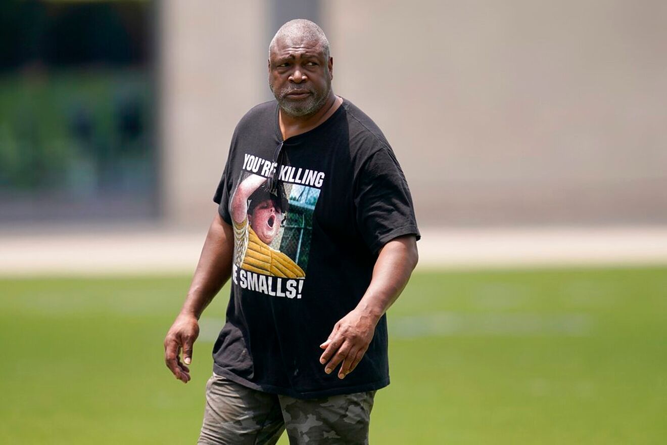 Cowboys legend Charles Haley opens up about lifelong battle with mental ...