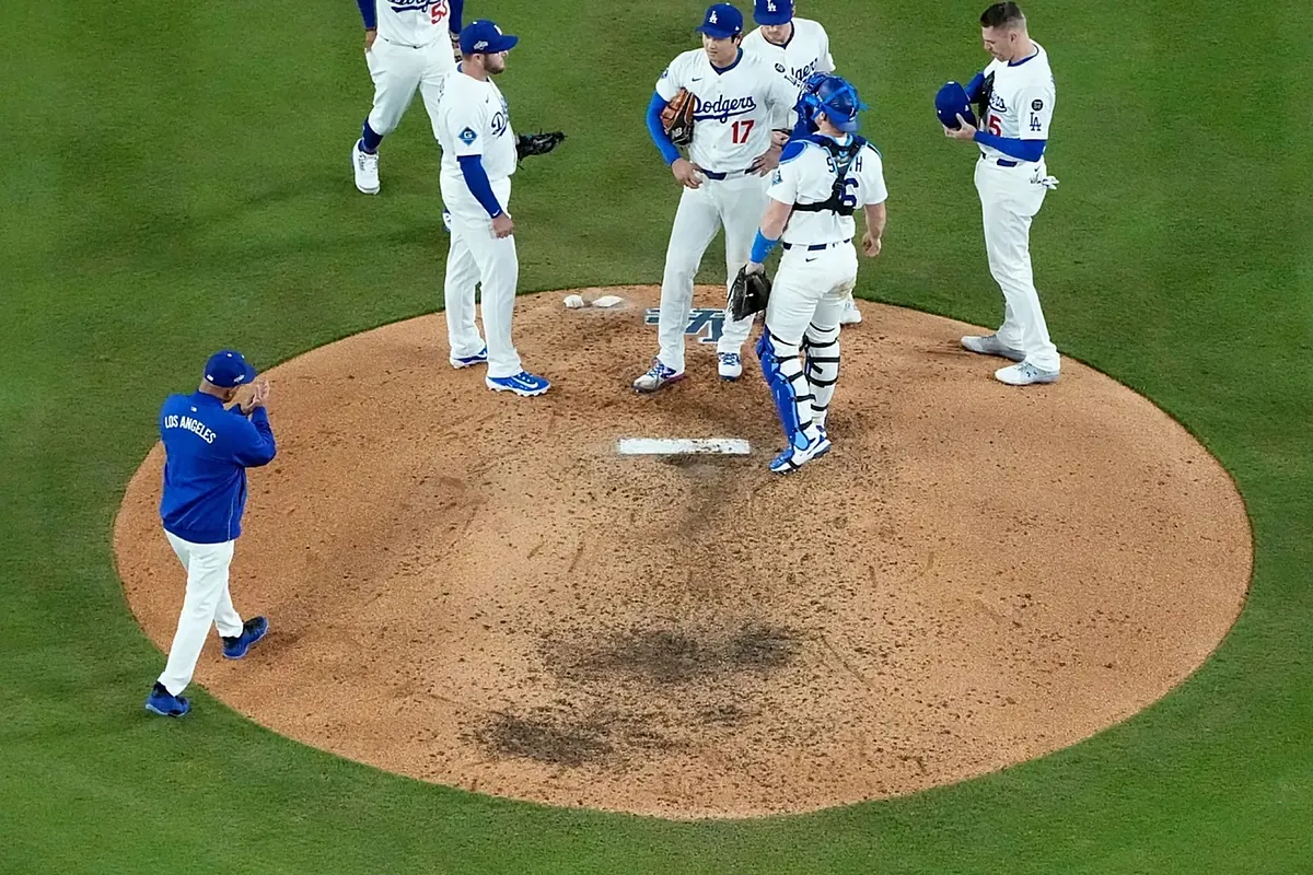 Shohei Ohtani's golden moment: Standing ovation at Dodger Stadium after ...
