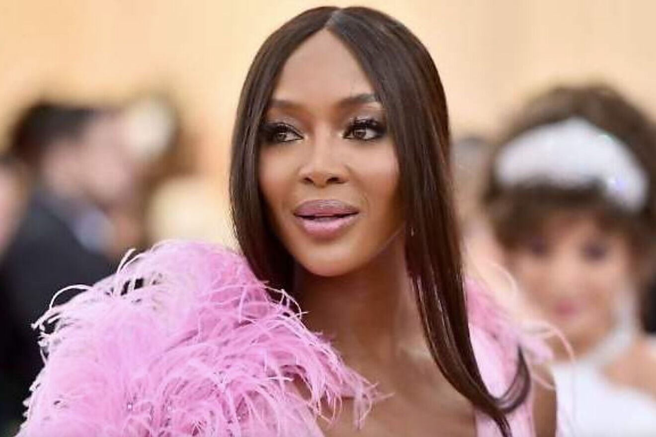 Naomi Campbell criticized for photoshopping a picture of herself ...