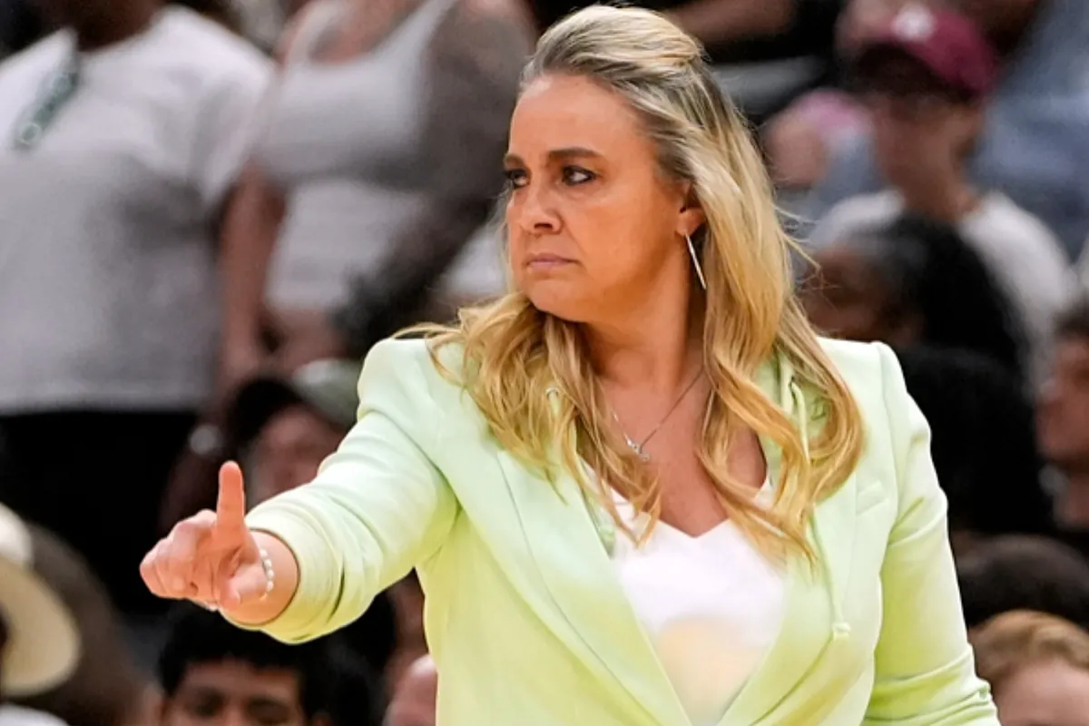 Aces coach Becky Hammon shoots down Dearica Hamby's discrimination ...