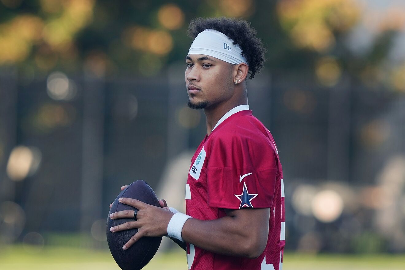 Fans are starting to wonder: Is there any way back for Trey Lance in ...