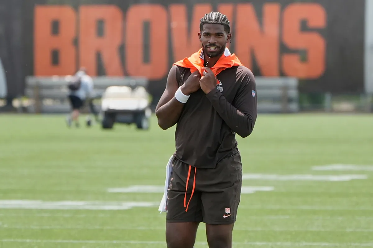 Fans erupt over Shedeur Sanders' Ring of Honor spot: "Embarrassment to ...