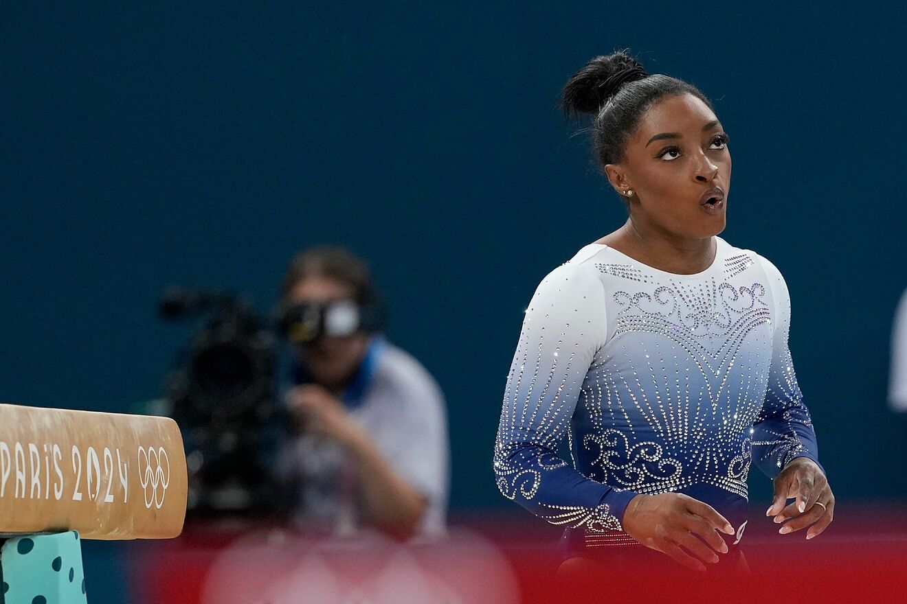 Simone Biles reunites with DWTS partner Sasha Farber amid nerve ...