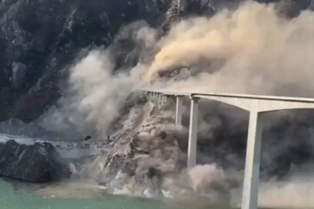 WATCH: Massive bridge collapse in China's Sichuan province sends ...
