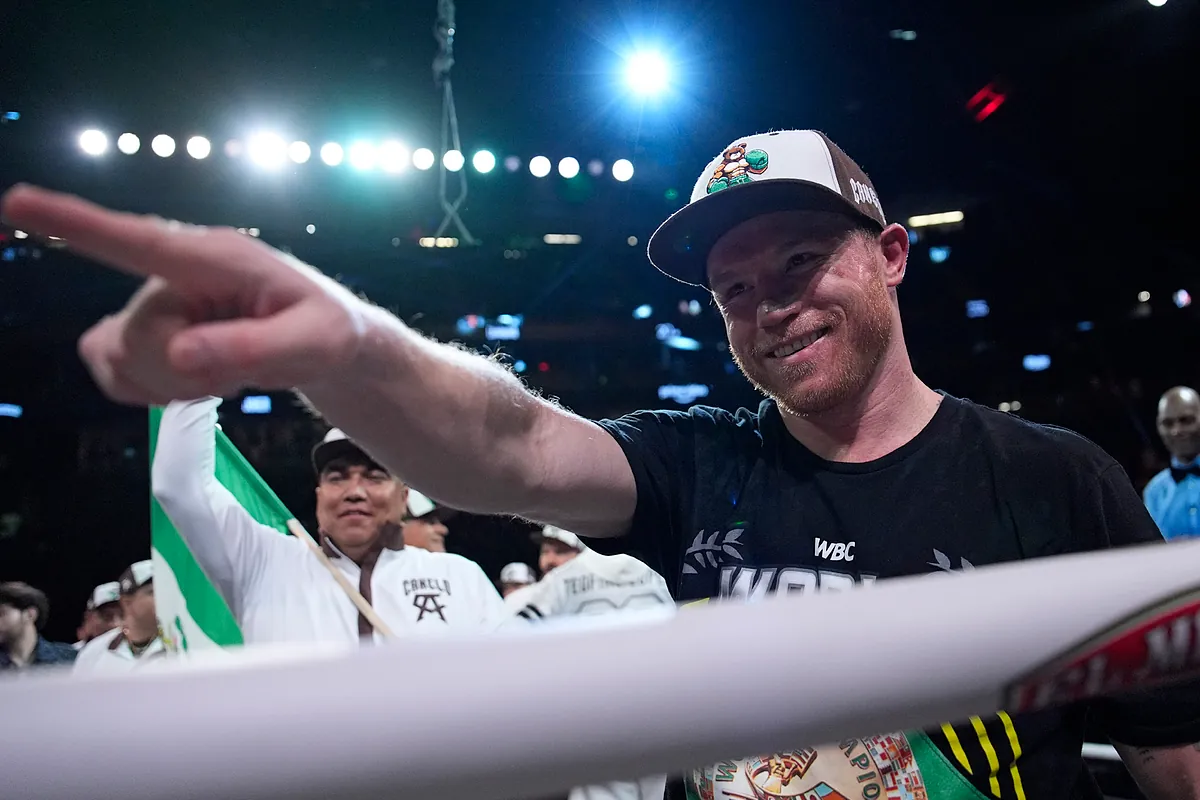 Canelo Alvarez shows he has the swing to dance techno before training ...