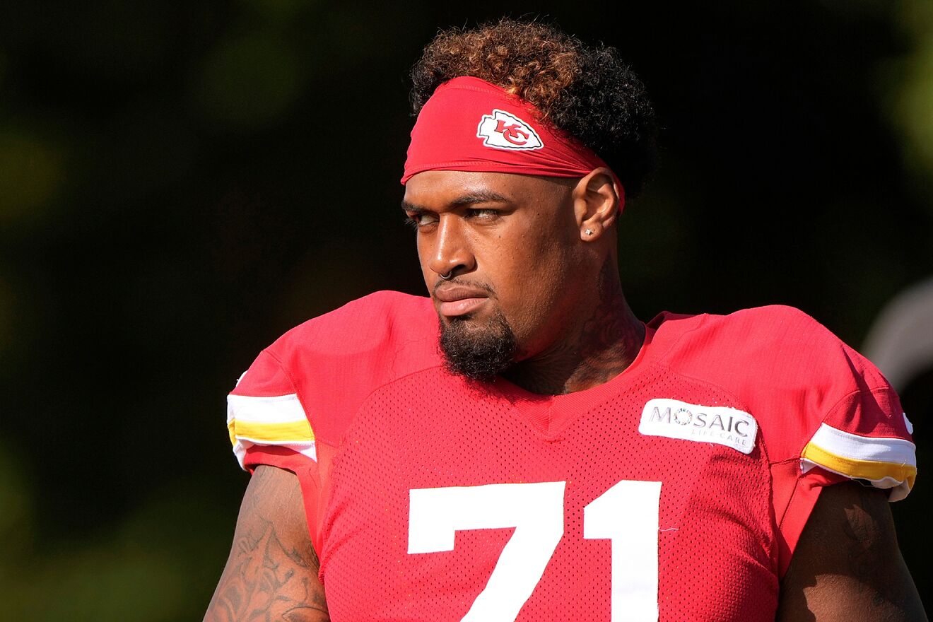Kansas City Chiefs owner refuses to explain where rookie Josh Simmons ...