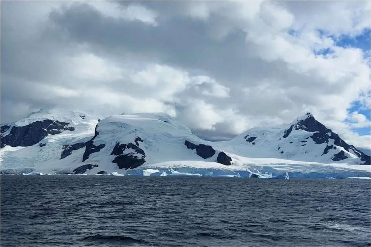 A Spanish-led research team makes historic discovery in Antarctica that ...