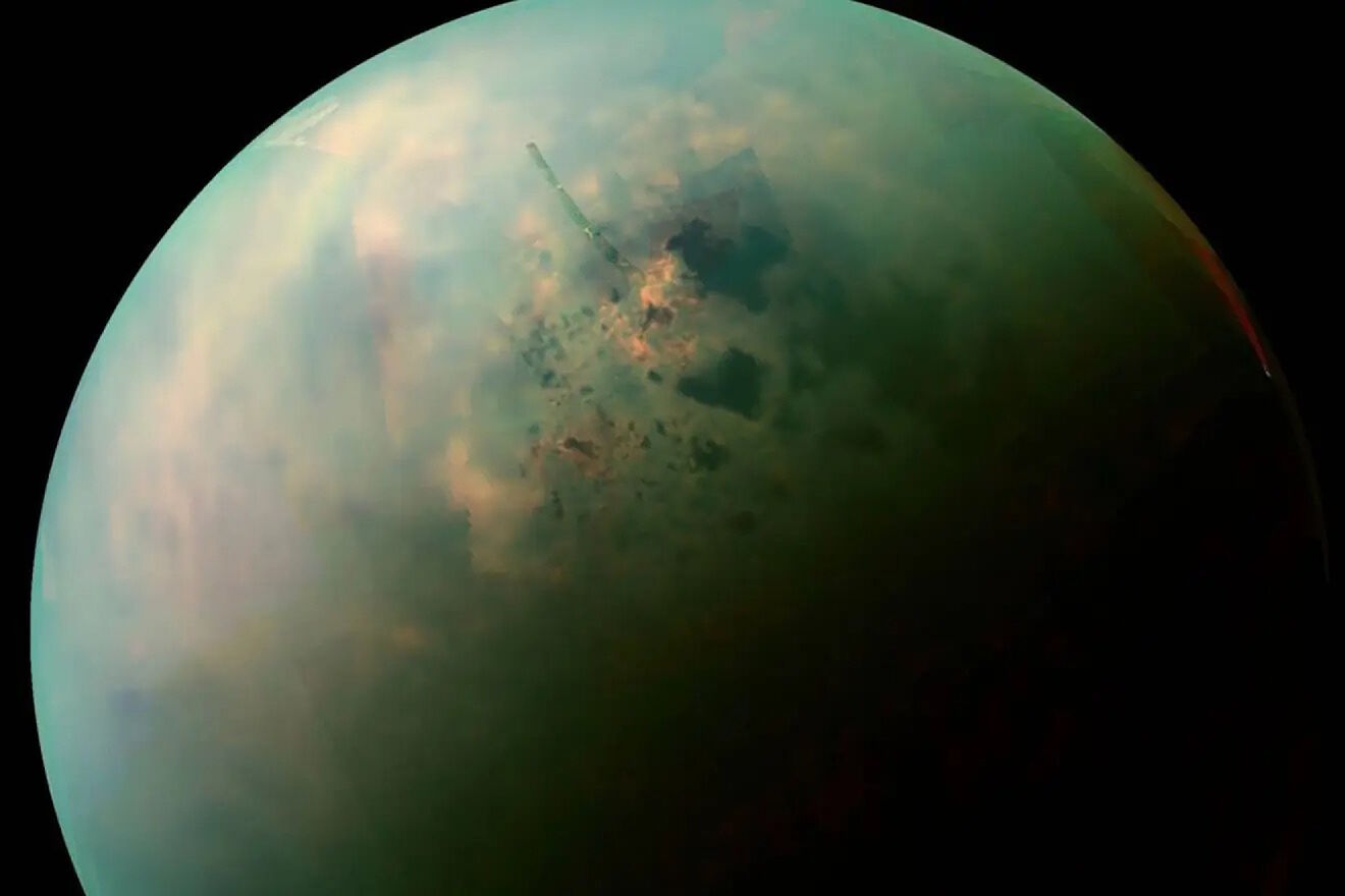 NASA shows the true reality of Titan: there is no ocean, but an immense ...