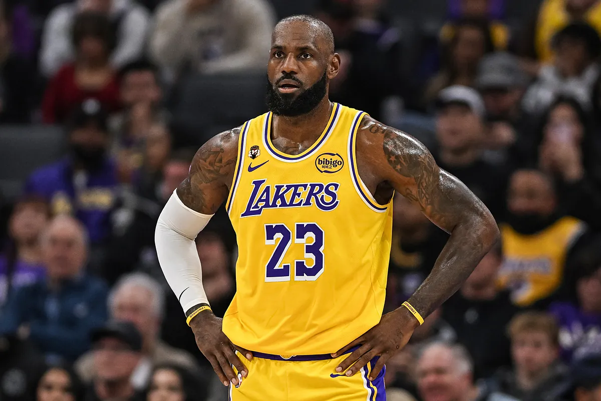 Lakers fans suspect LeBron James will retire following his latest move ...