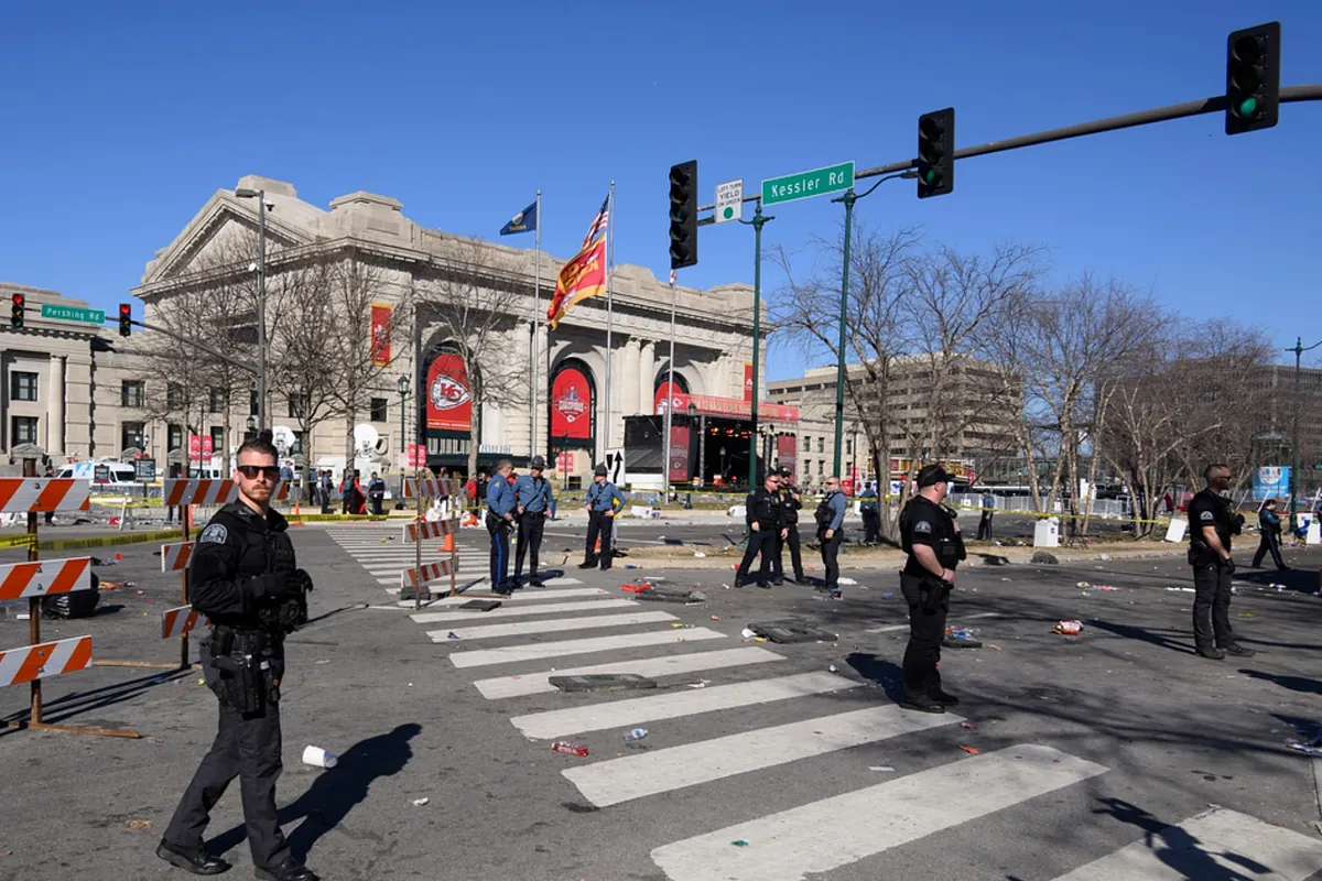 Juvenile suspects detained in Chiefs Super Bowl parade shooting, could ...