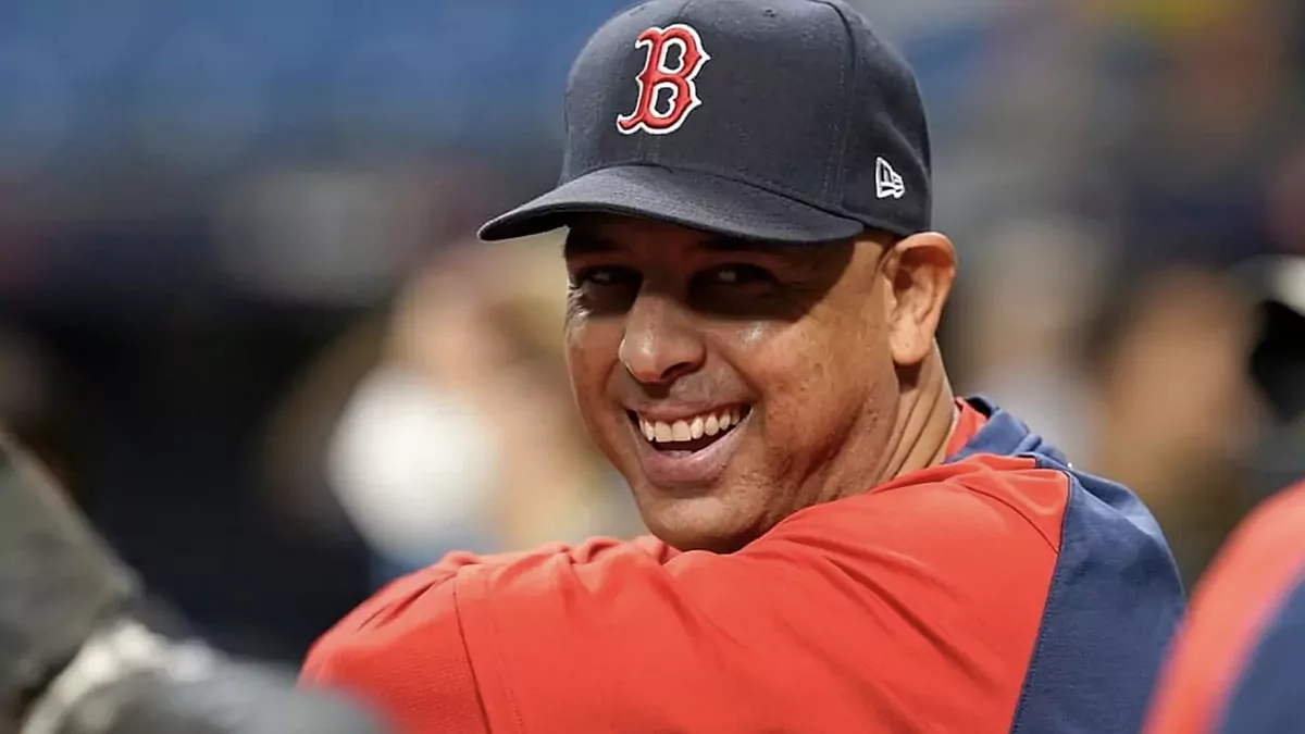 Alex Cora: David Ortiz needs moving to a different seat | Marca