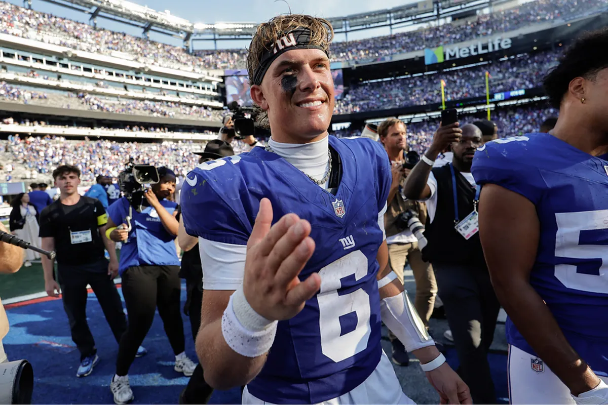 Former NFL quarterback delivers blunt critique of Jaxson Dart's debut ...