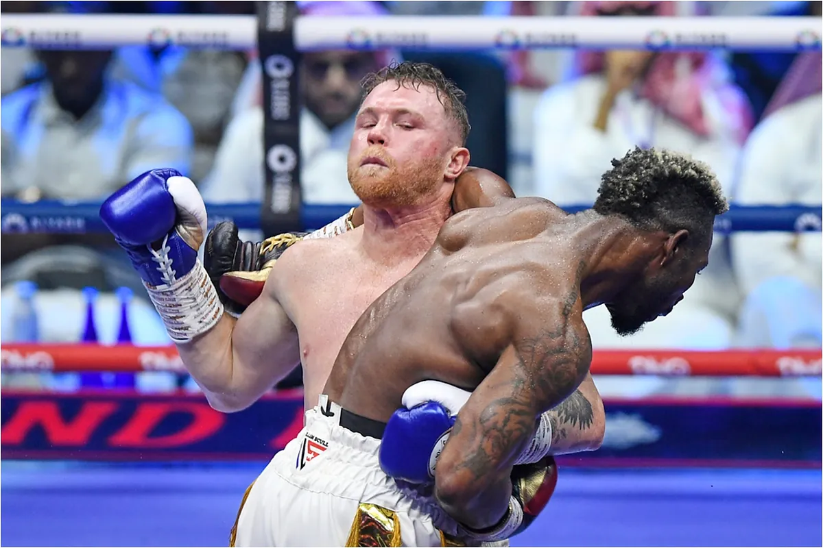 Scandal after the fight: Scull accuses Canelo of winning "without ...