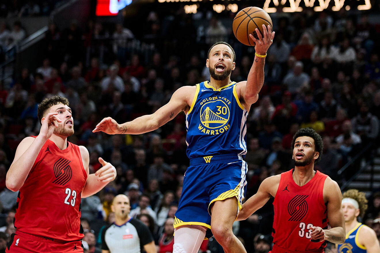 Stephen Curry overtakes Michael Jordan in scoring records as Warriors ...