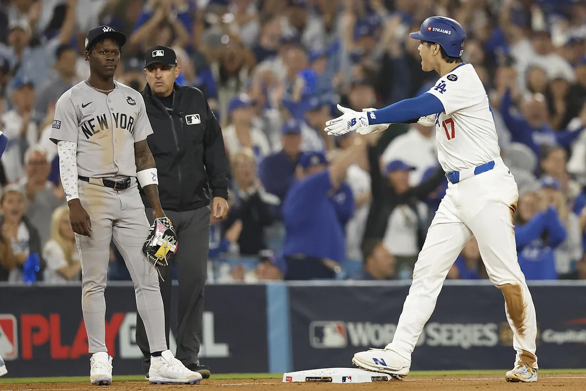 Dodger's fans furious after political stance is seen at the stadium | Marca