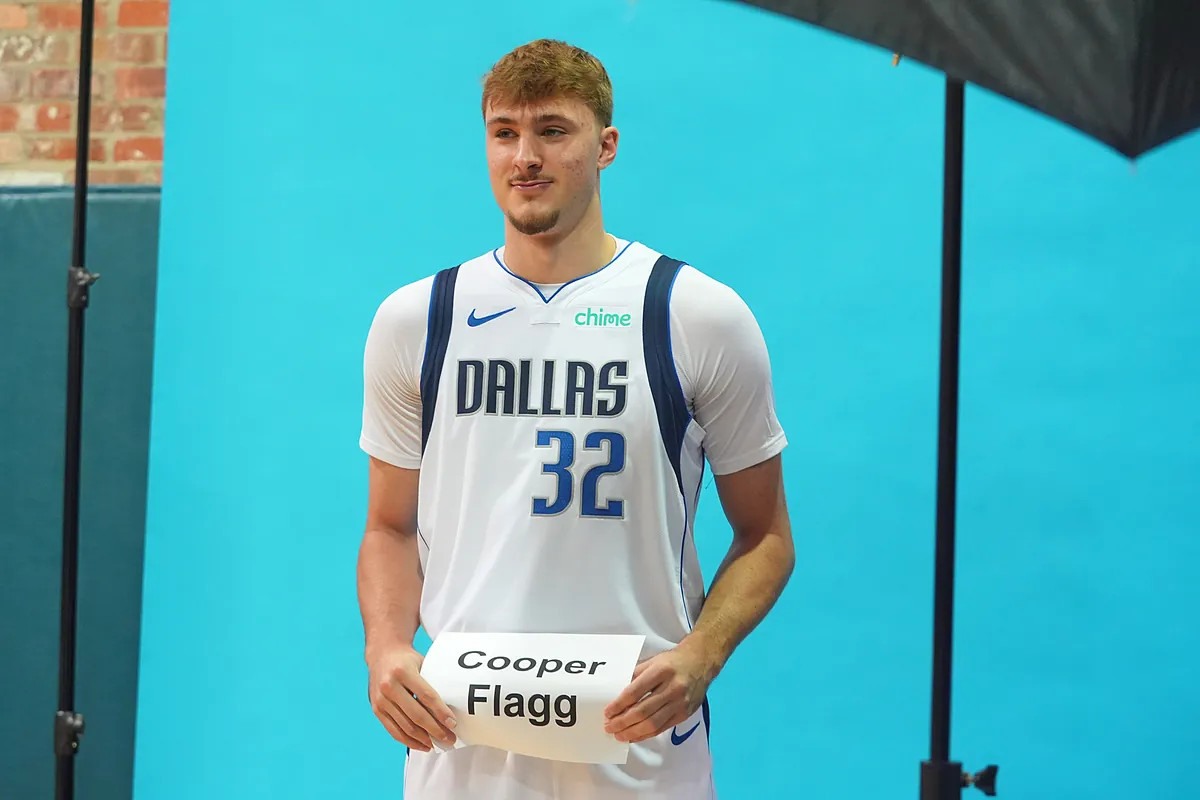 "He's only 18?": Klay Thompson steps up as mentor to rising star Cooper ...