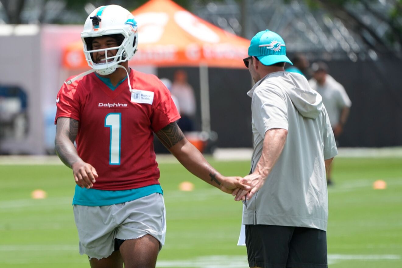 Miami Dolphins' Tua Tagovailoa leaves fans doing a double take with new ...