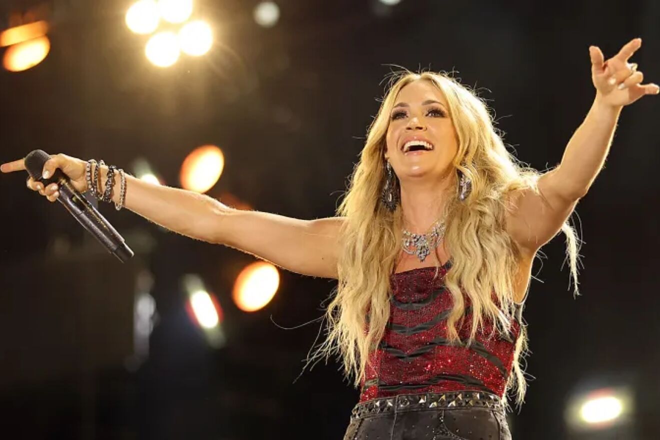 Carrie Underwood's stunning Sunday Night Football look goes viral | Marca