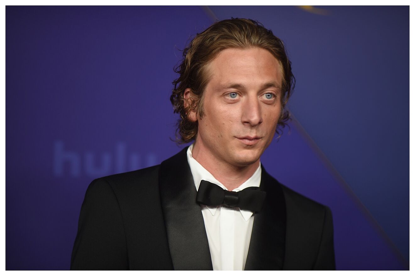 First image of Jeremy Allen White as Bruce Springsteen for biopic ...