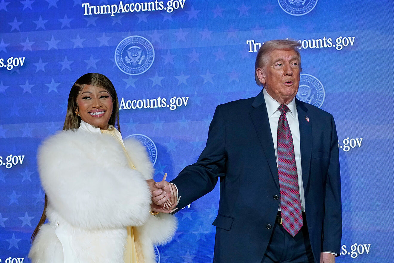 Nicki Minaj completely surrenders to Donald Trump: Walking hand in hand ...