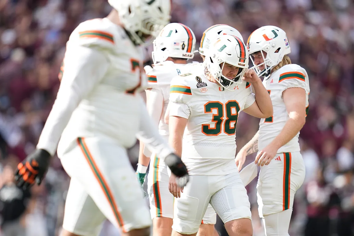 Carter Davis targeted online following rough night in College Football ...