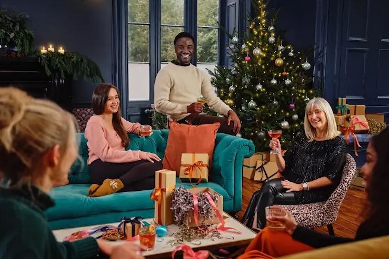 Stress and anxiety at Christmas: the invisible mental burden parents ...