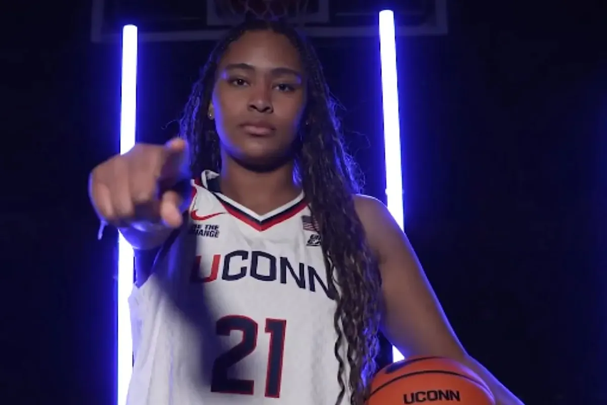 Does Sarah Strong have a boyfriend? The romantic life of the UConn ...