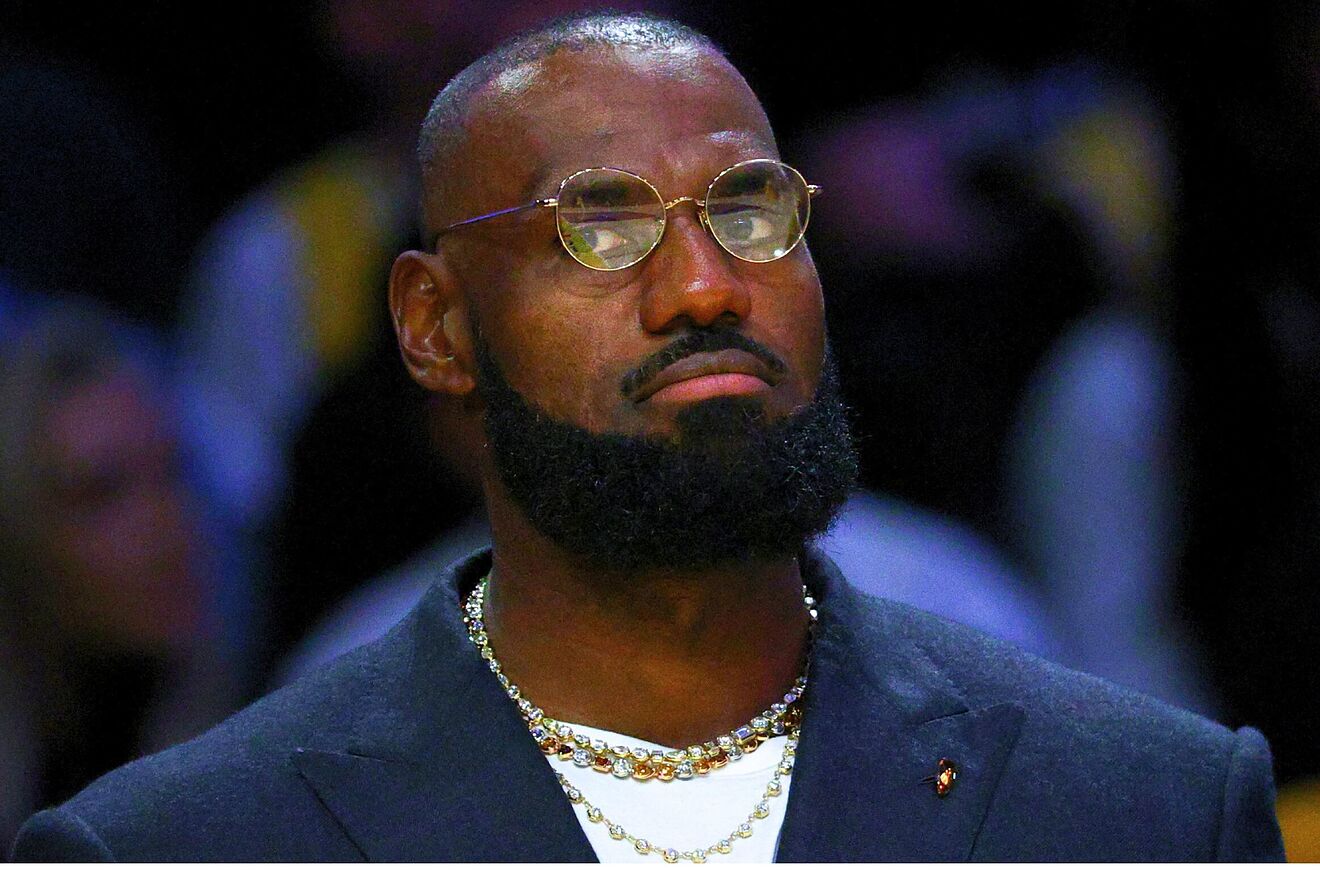 LeBron James throws a killer side eye to a fan who disrupted his pre ...