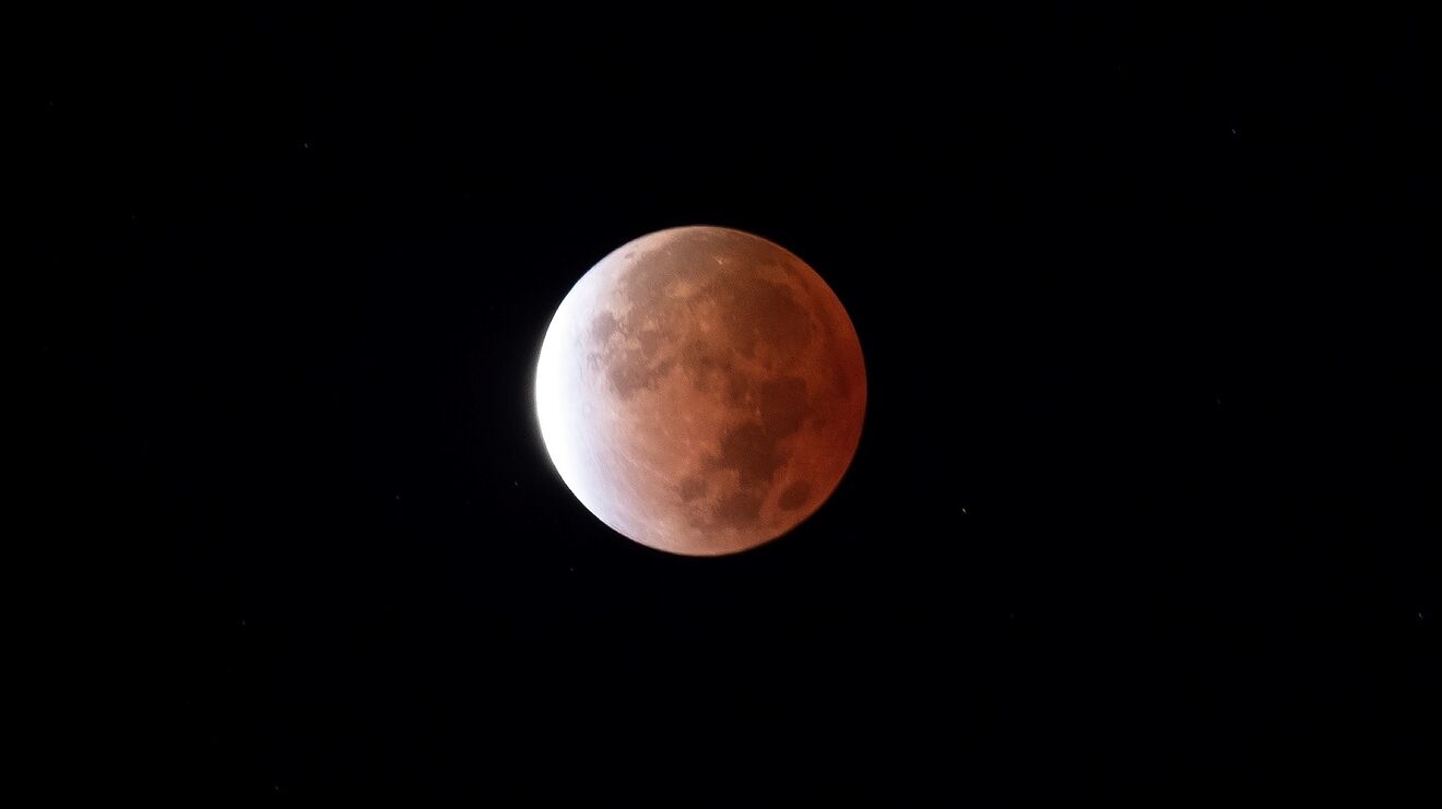 Blood Moon: When is the best time to see lunar eclipse tonight? | Marca