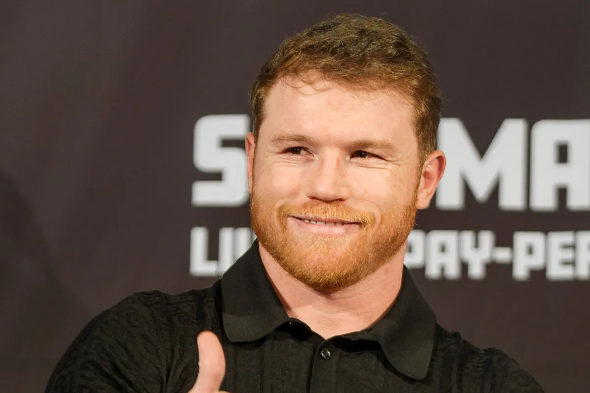 Canelo Alvarez makes young boxer's dream come true and showcases him as ...