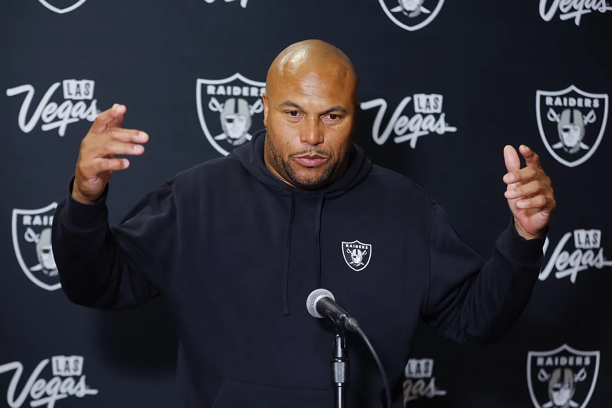 Antonio Pierce's cryptic message about Davante Adams may give Patrick ...