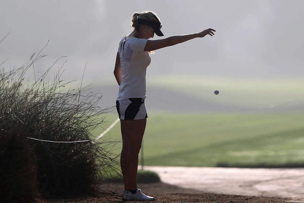 Paige Spiranac dominates the bunker in Sandbagger Scramble while her ...