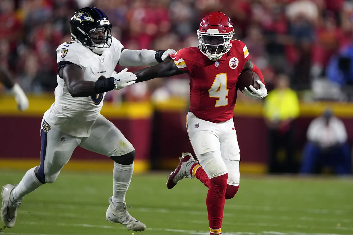 Ravens linebacker Roquan Smith sends bizarre warning to Peyton ...